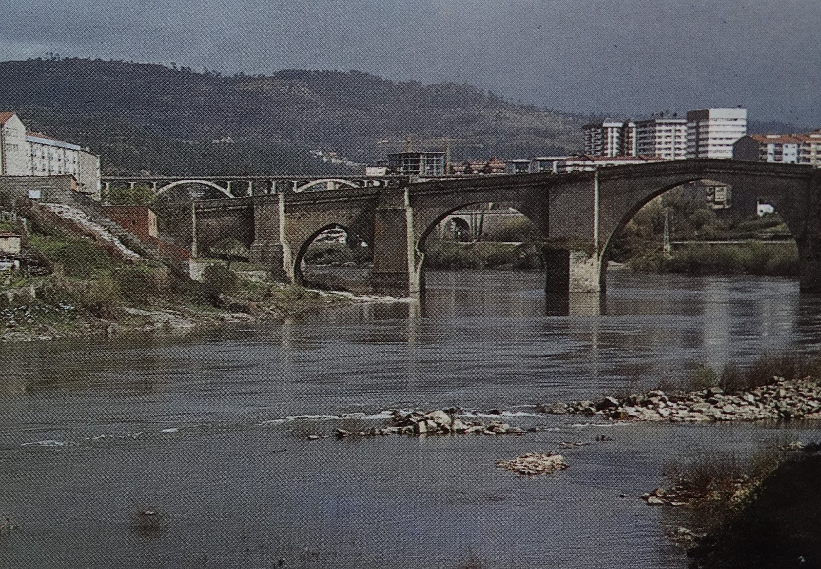 CAZANDO PUENTES: PONTE VELLA DE OURENSE