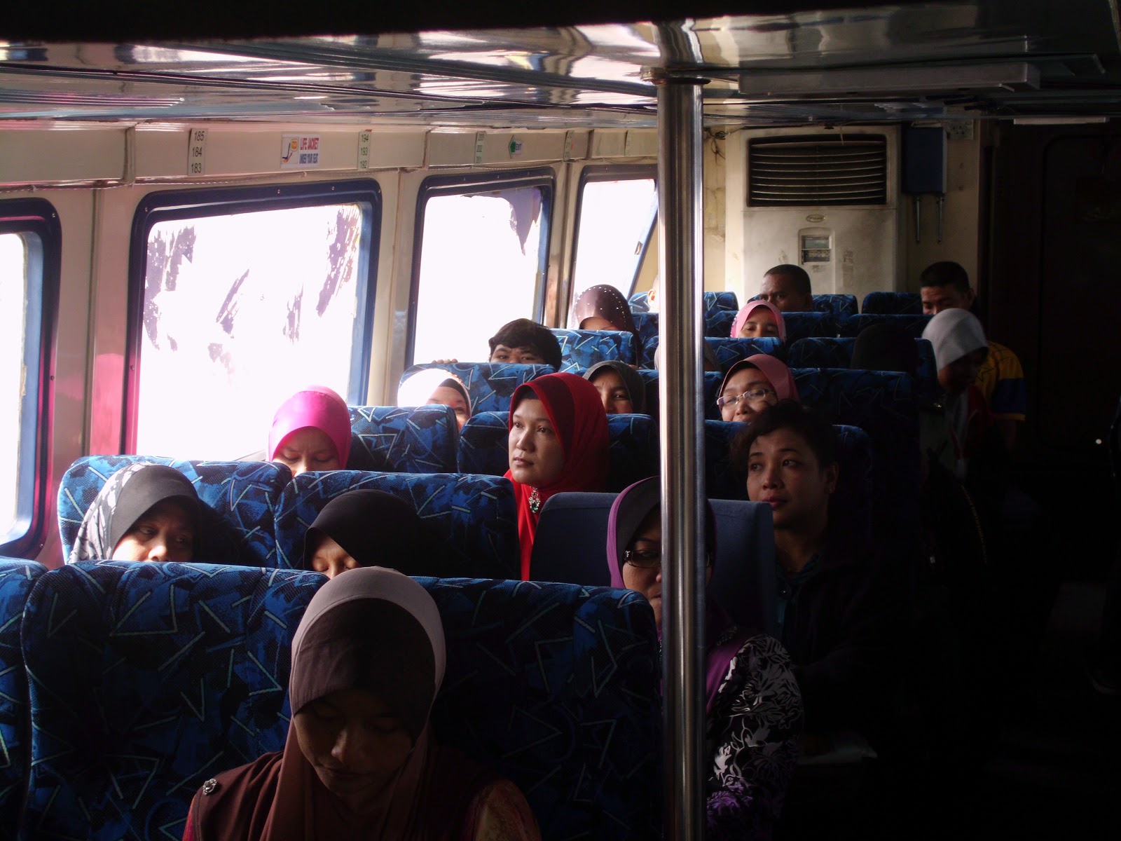 petak merah vs petak putih: PDK Kem 6 Briged