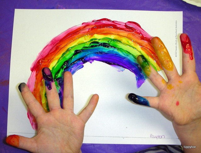 Tippytoe Crafts: Finger-Painted Rainbows