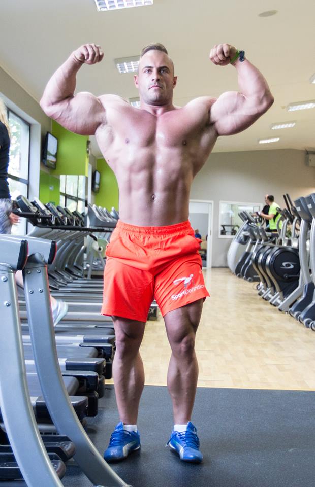 Muscle Lover: Polish muscle hunk Krzysztof Piekarz