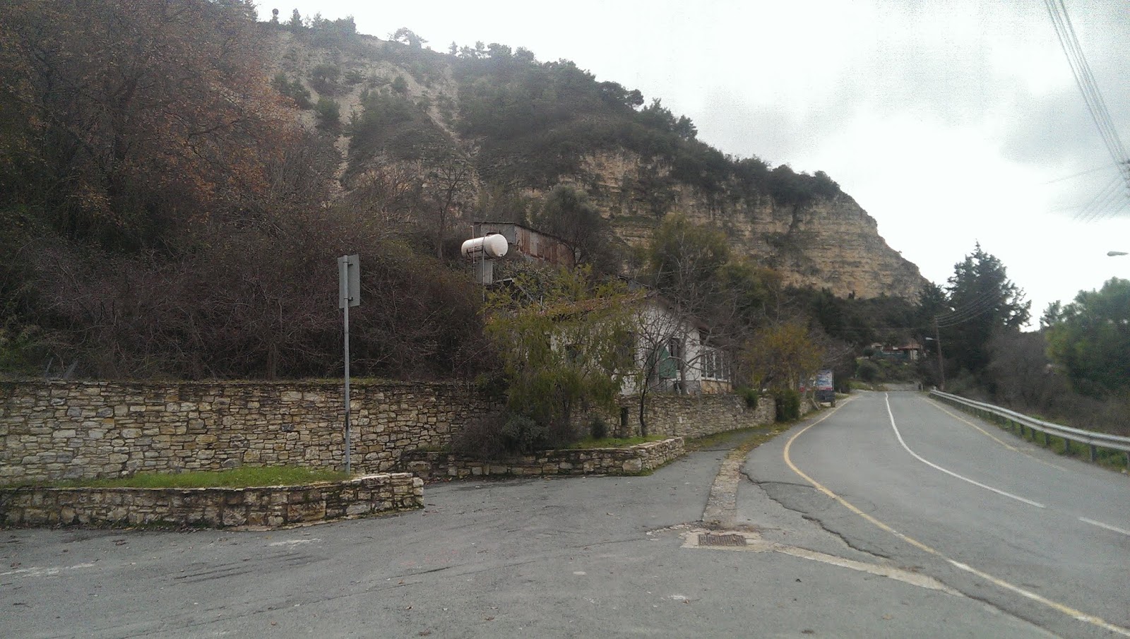 Góry na Cyprze - podróż z Pafos do Panaja i Monastyru Chrysoroyiatissa