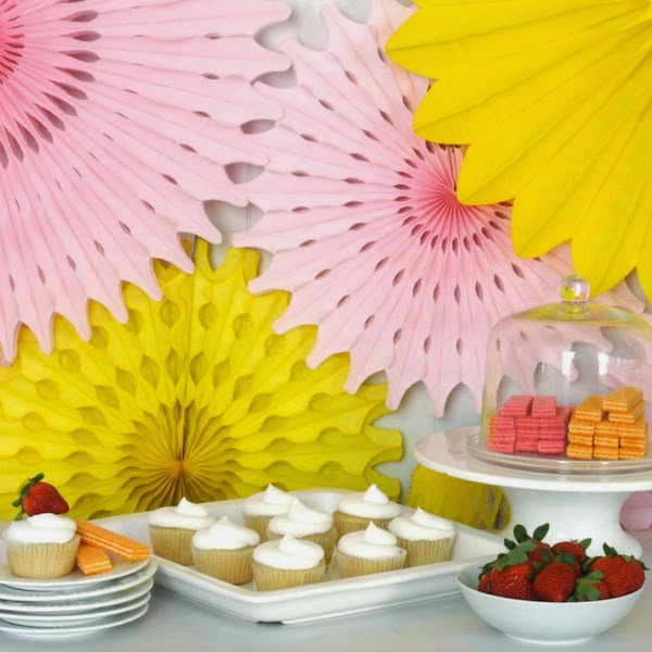 Shabby Tea Party: Paper Party Tablecloth 4th of July Bunting Tutorial