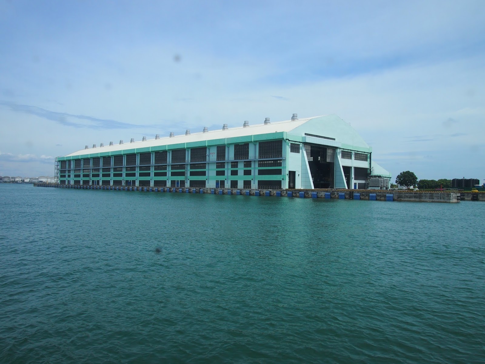 Singapore Trails: [Singapore Islands] Pulau Semakau: An Island in the Sun?