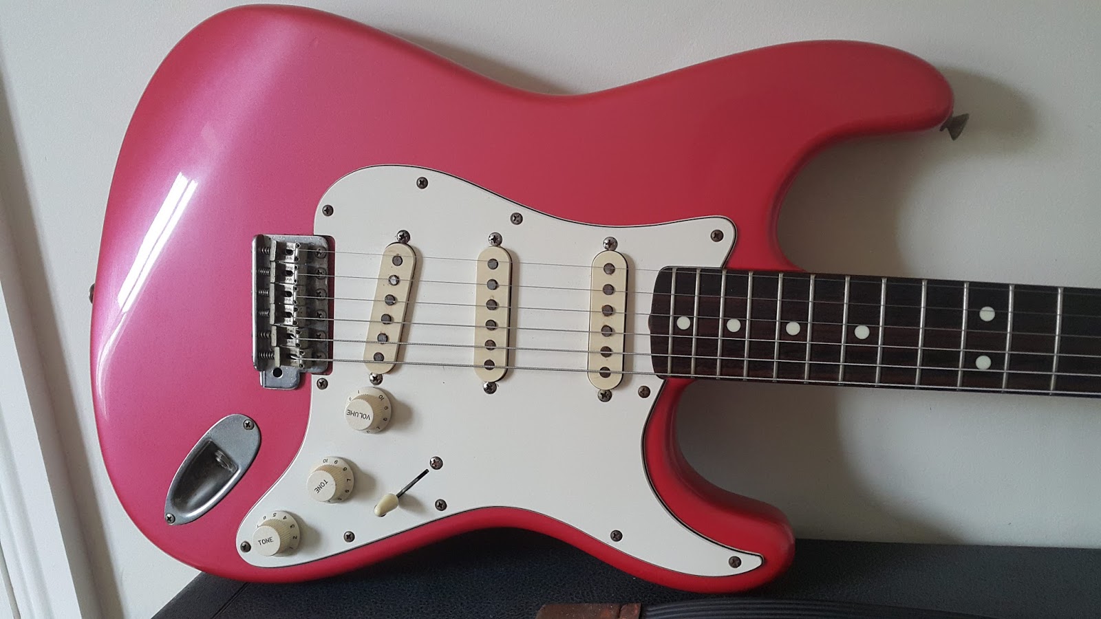 Japanese Guitar: Fernandes Revival Strat RST50