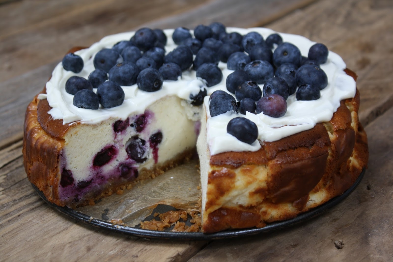 checky's kitchen: Baked Blueberry and Vanilla Cheesecake