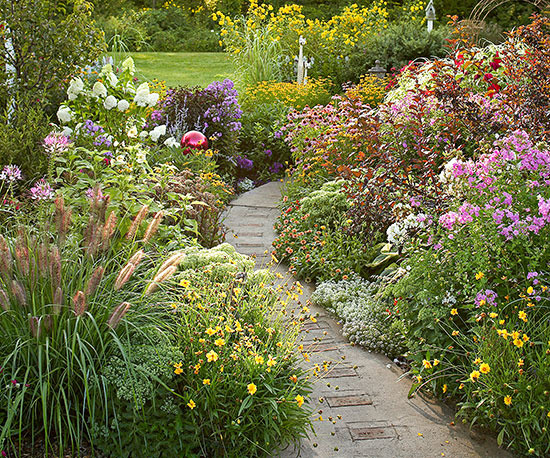 Guest Post // Redesign your own garden paradise with trails and ...