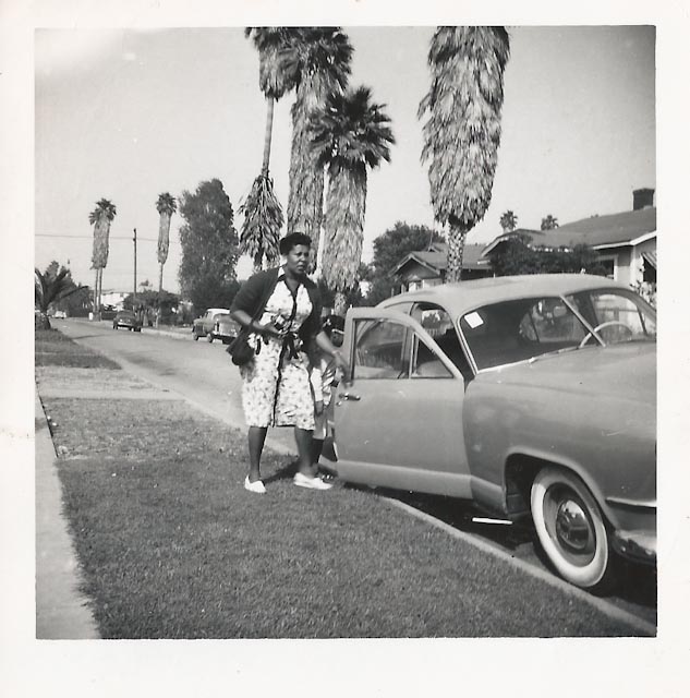 Lost & Found Photographs of Women With Cameras ~ Vintage Everyday