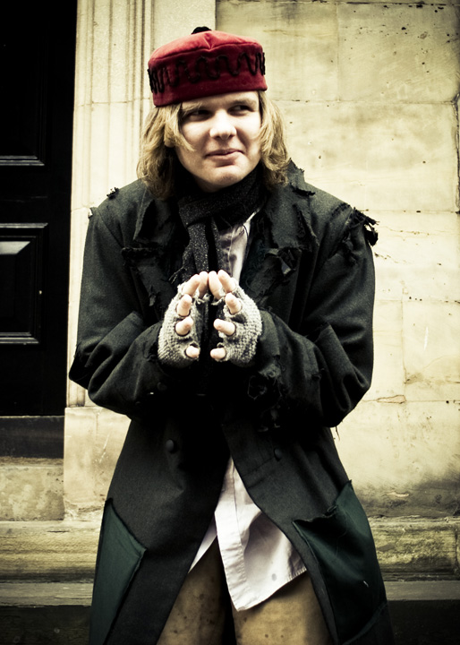 Theatre Photography, set design, graphic design and reviews: 'Oliver ...