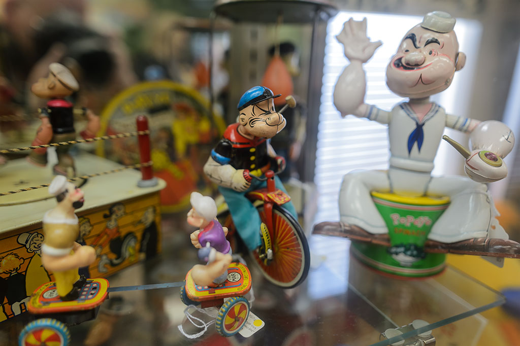 Bubba's Garage: A Trip to the Barker Character, Comic and Cartoon Museum