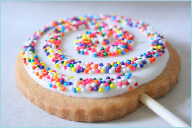 Stuff By Stace: Easy McSqueezy Rainbow Cookie Pops Tutorial