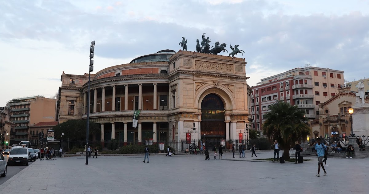 Cosa visitare a Palermo in un weekend | Piazza Politeama Garibaldi