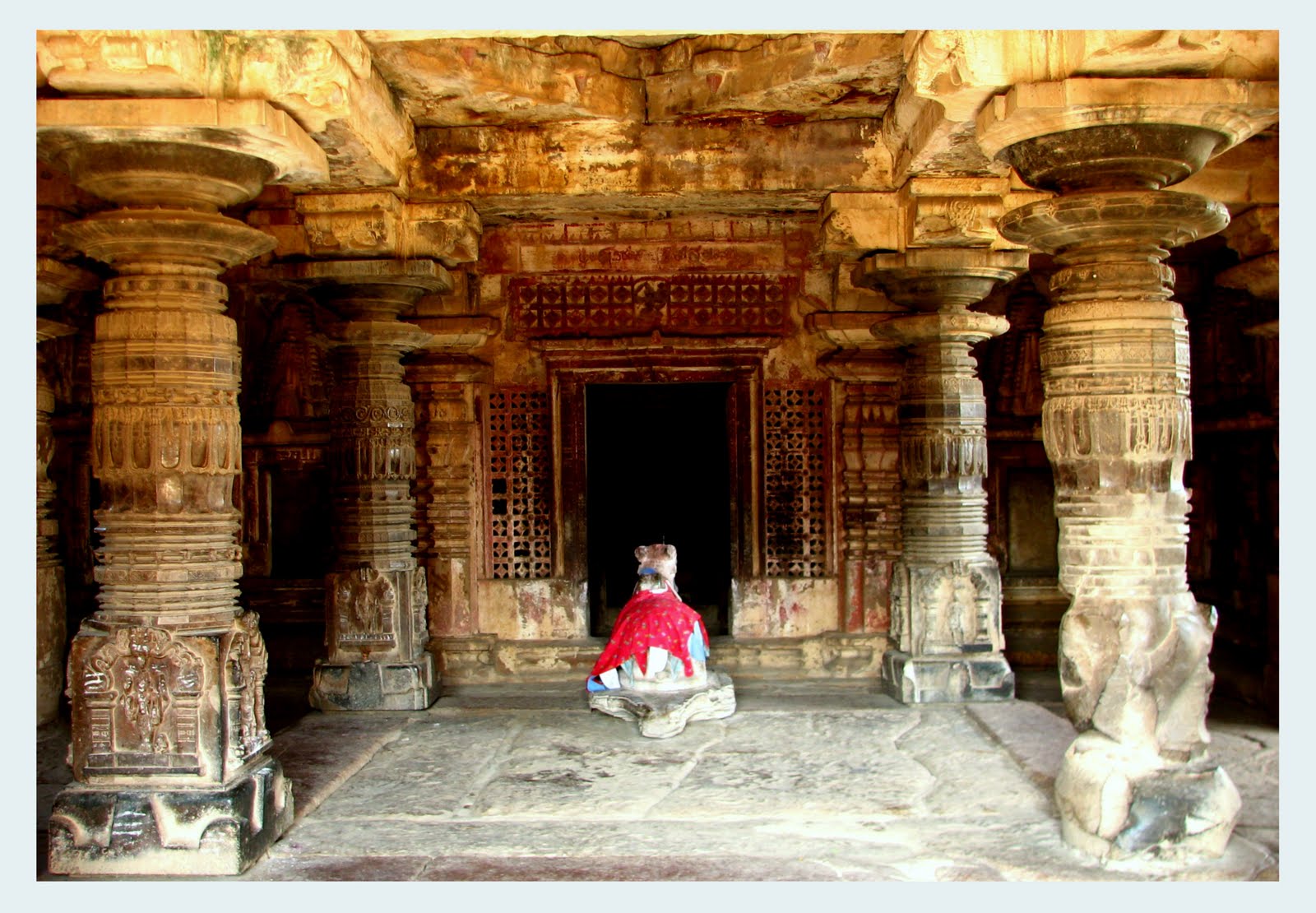 One day @ a time: Badami, Aihole, Pattadakal - Part 1