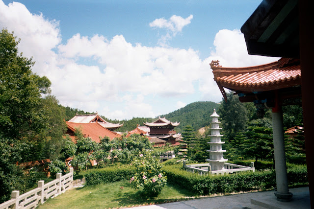 Leaving for the Rising Sun: Chinese Zen Master Yinyuan and the ...