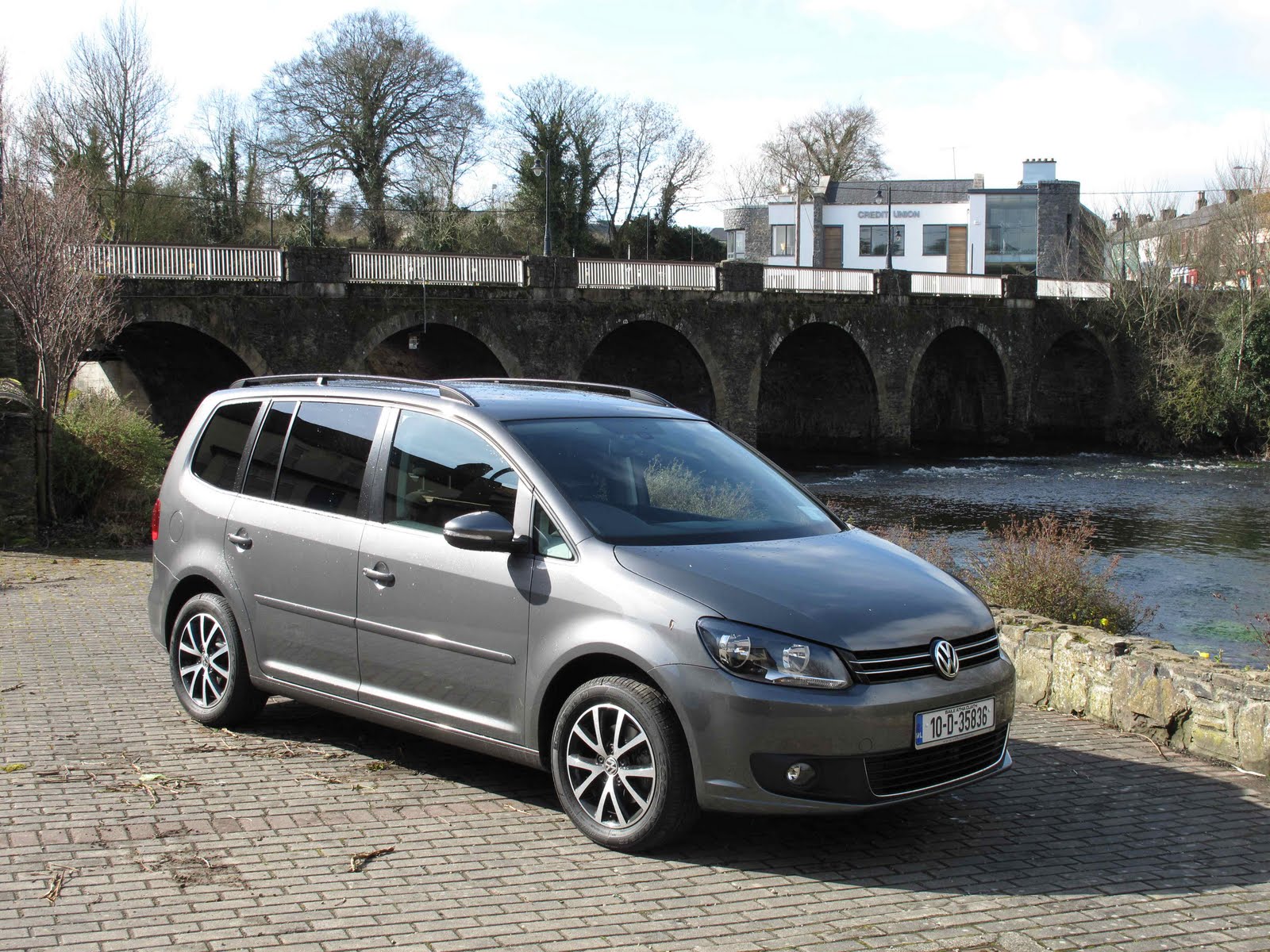 Irish Car+Travel Magazine: Road Test: Touran a contender for school and ...