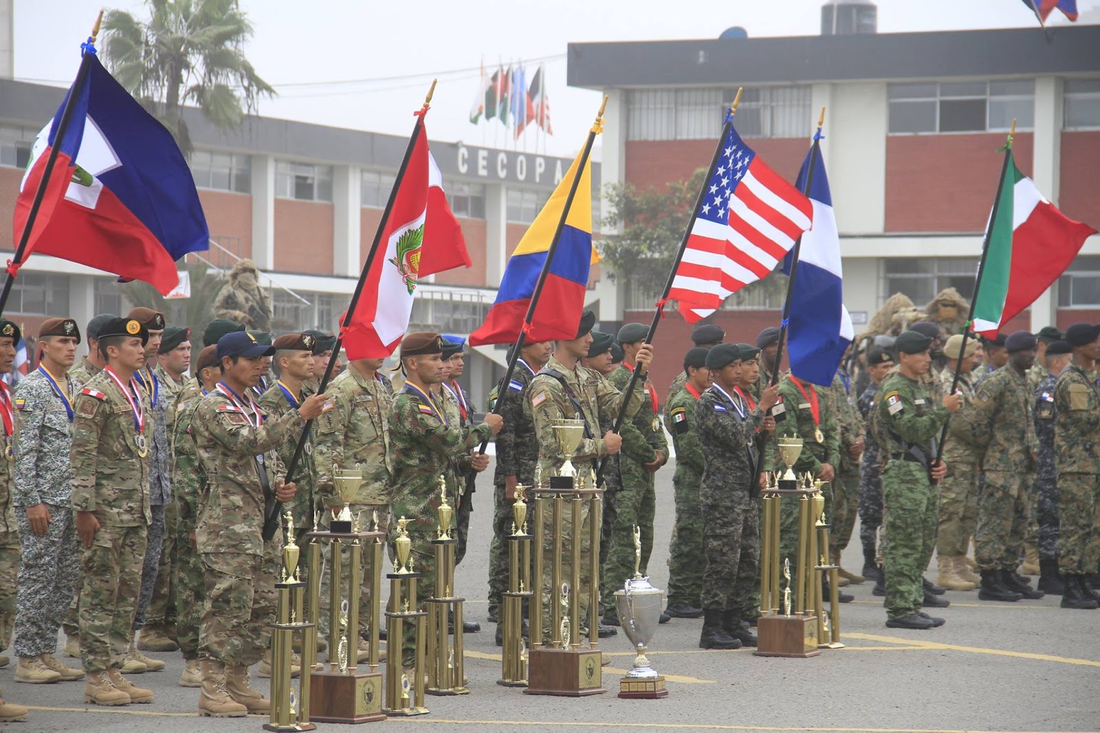 Nuestro Ejército en video: Equipo de Comandos del Perú que participó en ...