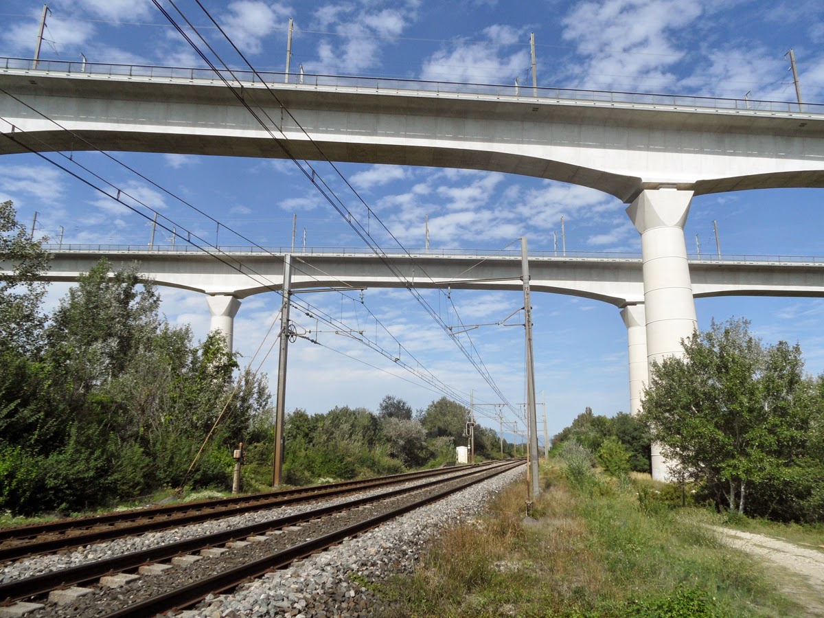 The Happy Pontist: French Bridges: 4. TGV Viaduct, Avignon