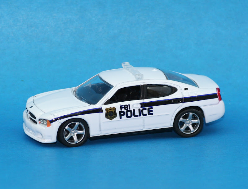 Incredible Mini Garage: Dodge Charger 2009 FBI Police 1/64 Greenlight