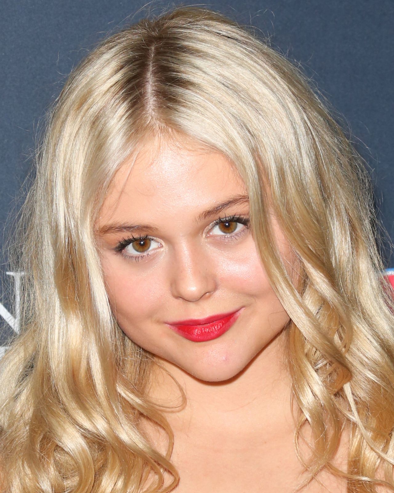 Starlet Arcade: Emily Alyn Lind