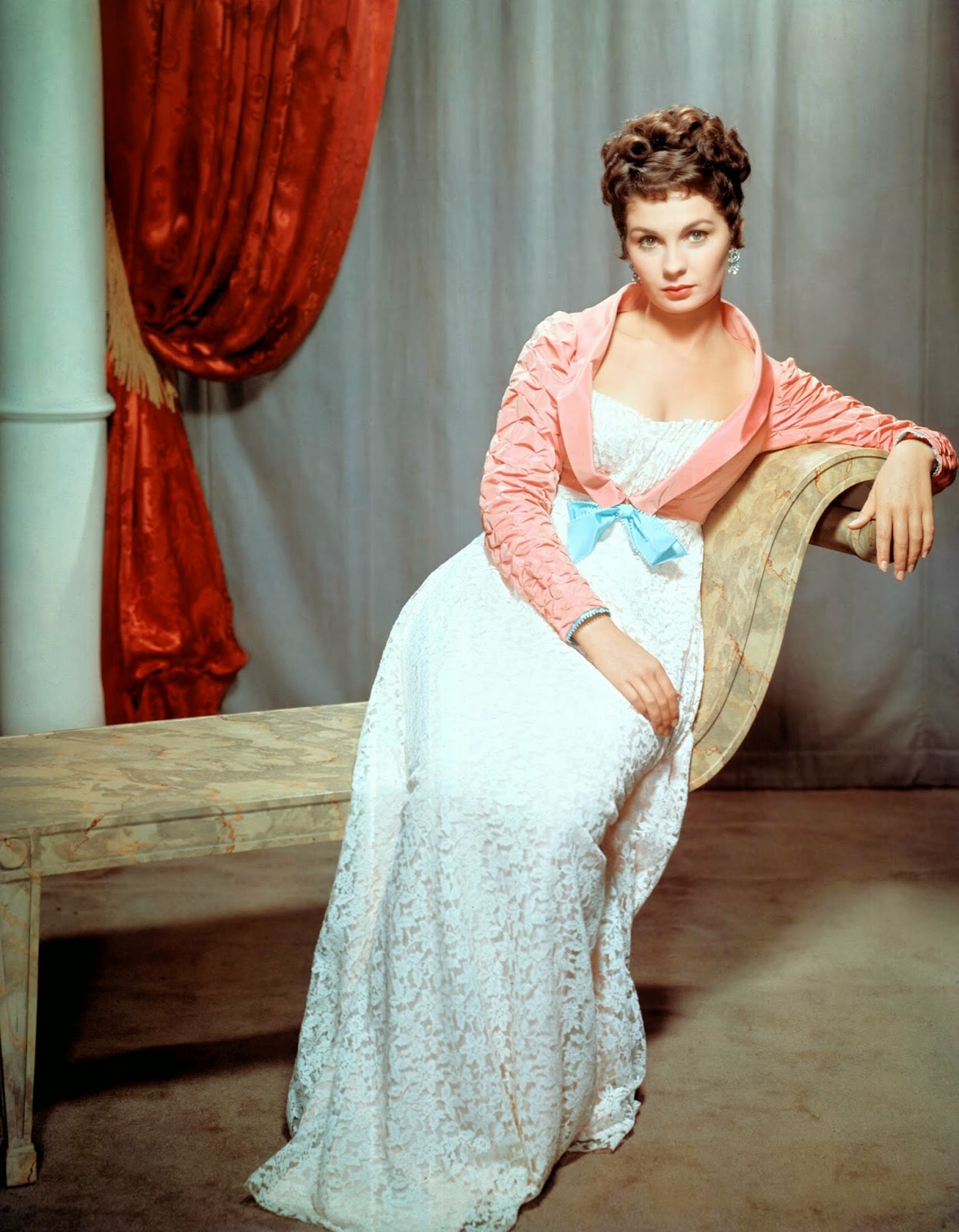Jean Simmons | Jean simmons, Glamour, Costume design
