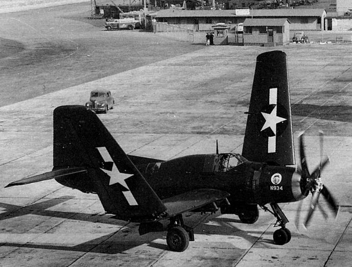 Airplanes in the skies + FAF history: Douglas XTB2D Skypirate