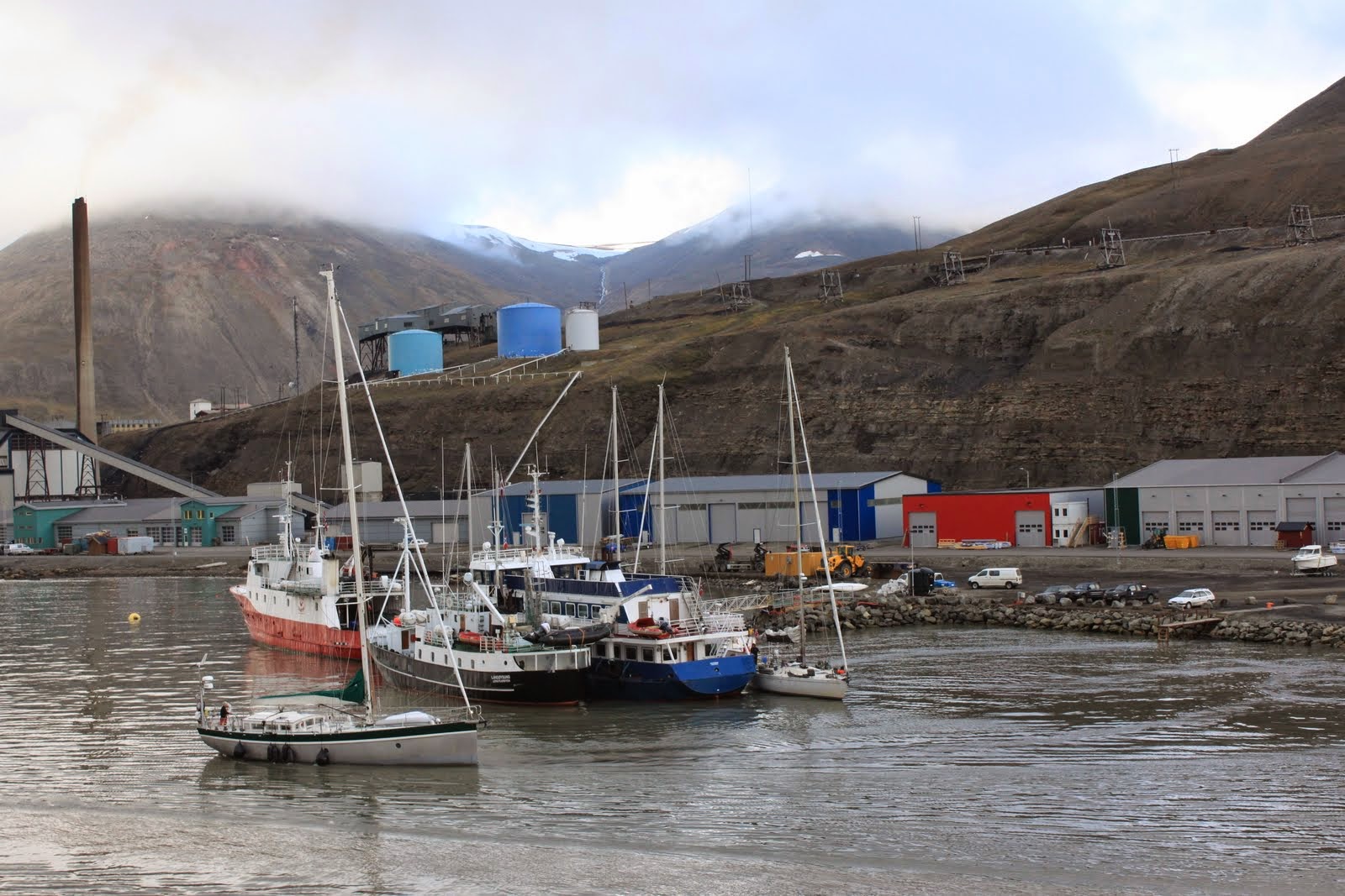 NORWEGIAN FJORDS & THE BALTIC: LONGYEARBYEN ON THE NORWEGIAN ISLAND OF ...