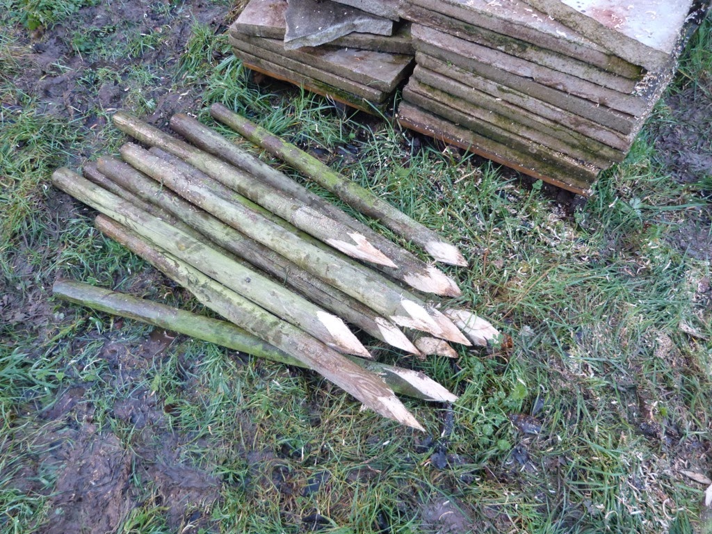An English Homestead: Recycling Old Fence Posts