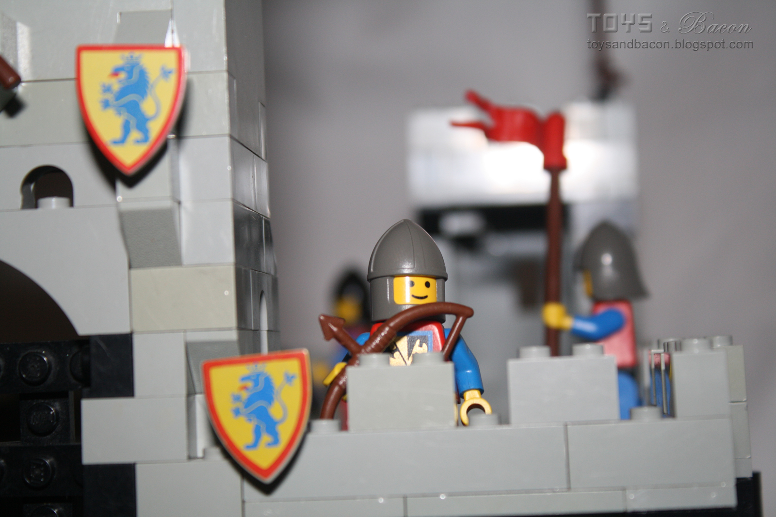 Toys and Bacon: Figure Friday: King's Castle