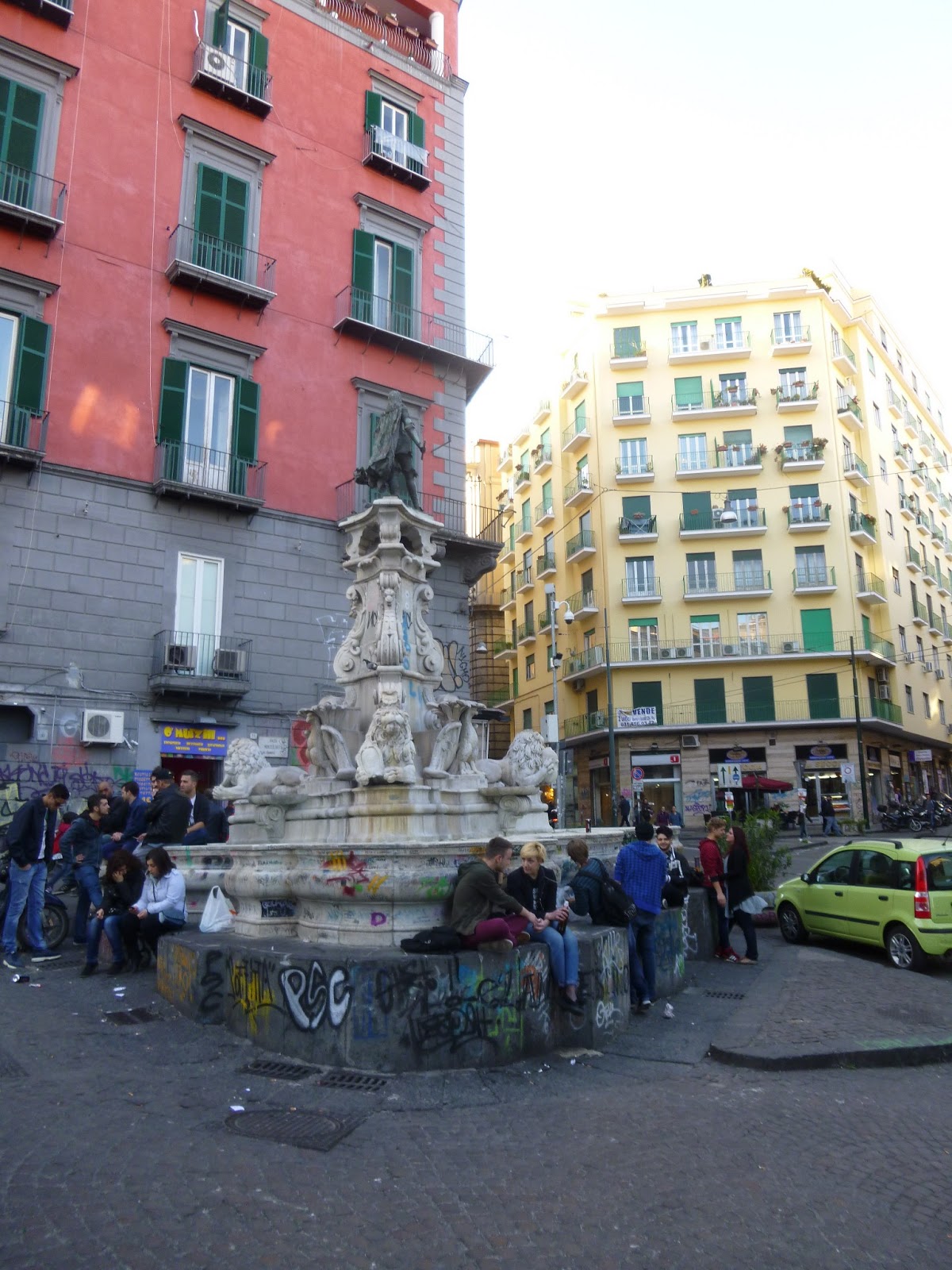 Ham Sandwich: Ghetto-fabulous: Naples