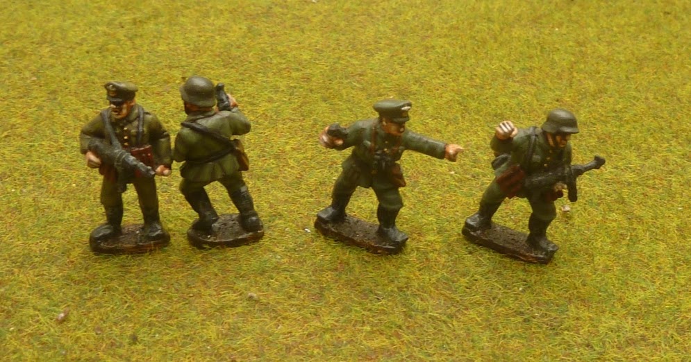 Lace 'n Big Hats: 28mm WW2 Germans (Crusader miniatures)