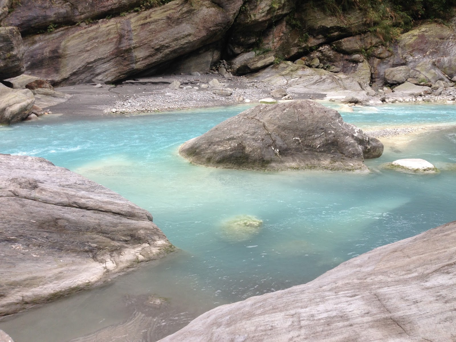 FLYINTROPICAL: magic river