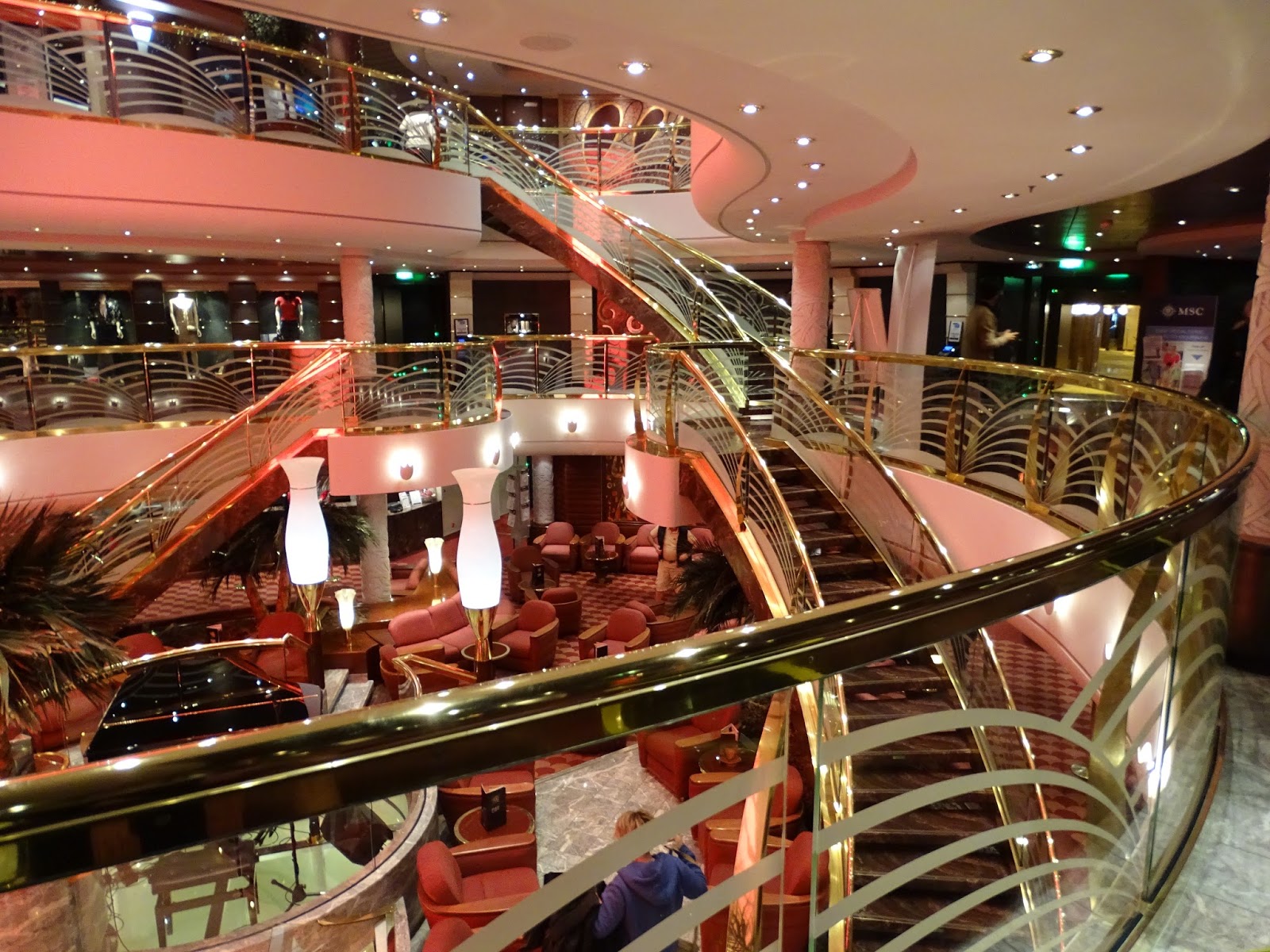 Sergio@Cruises: MSC Magnifica interiores