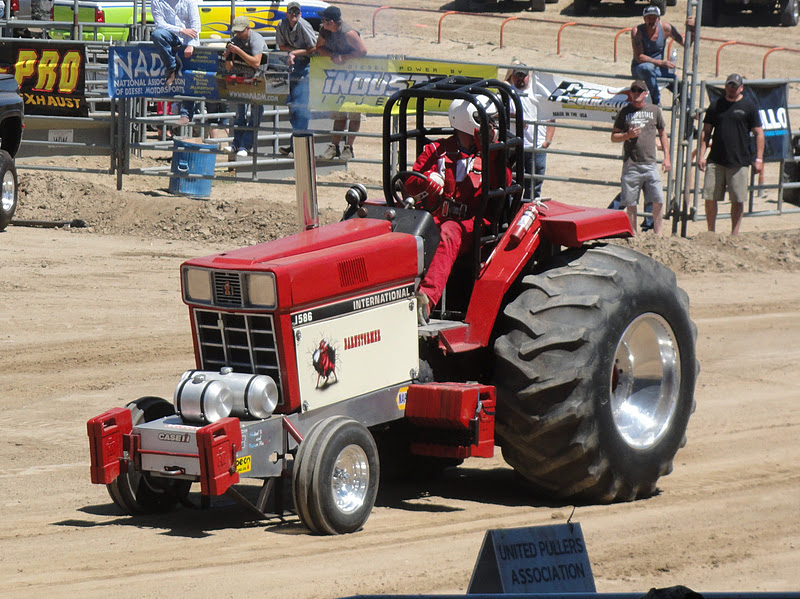 BJ Travels: Big Show Truck/Tractor Pulls
