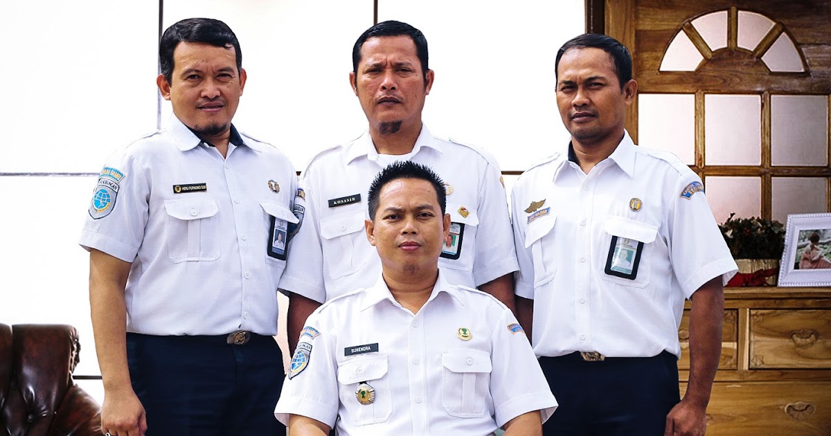 DAMRI SERANG: PIMPINAN PERUM DAMRI CABANG SERANG