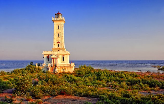 FRENCH bUTTONS...Sharing my love of romantic design: Crystal Beach town ...