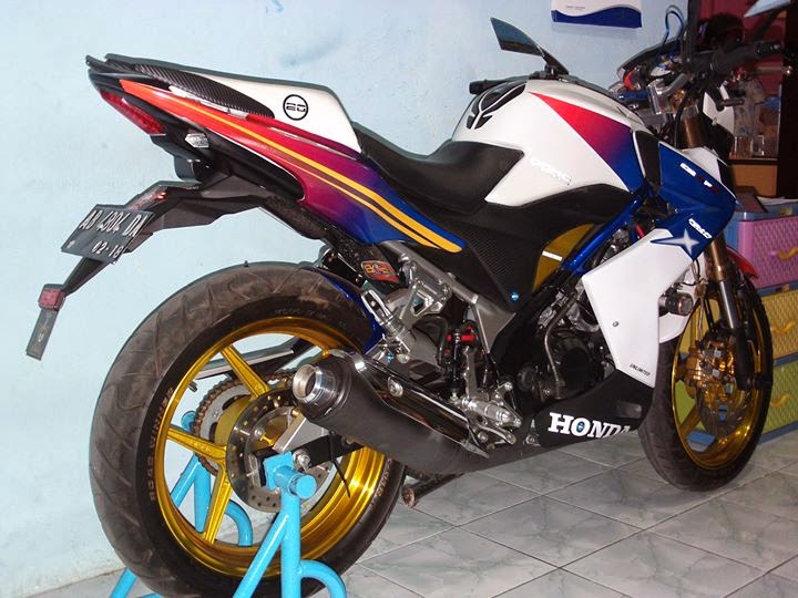 Modifikasi Honda CB150R Streetfire Keren