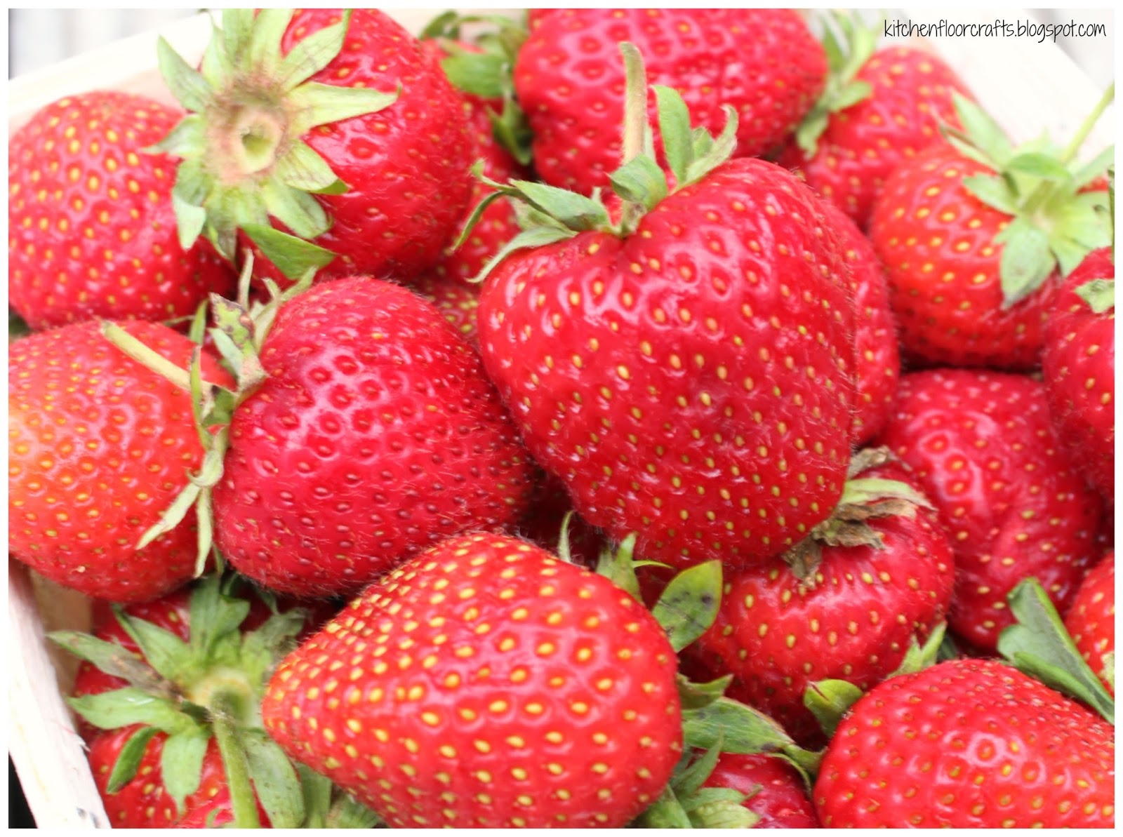 Kitchen Floor Crafts: Teacher Appreciation "Berry" Gift (with free ...