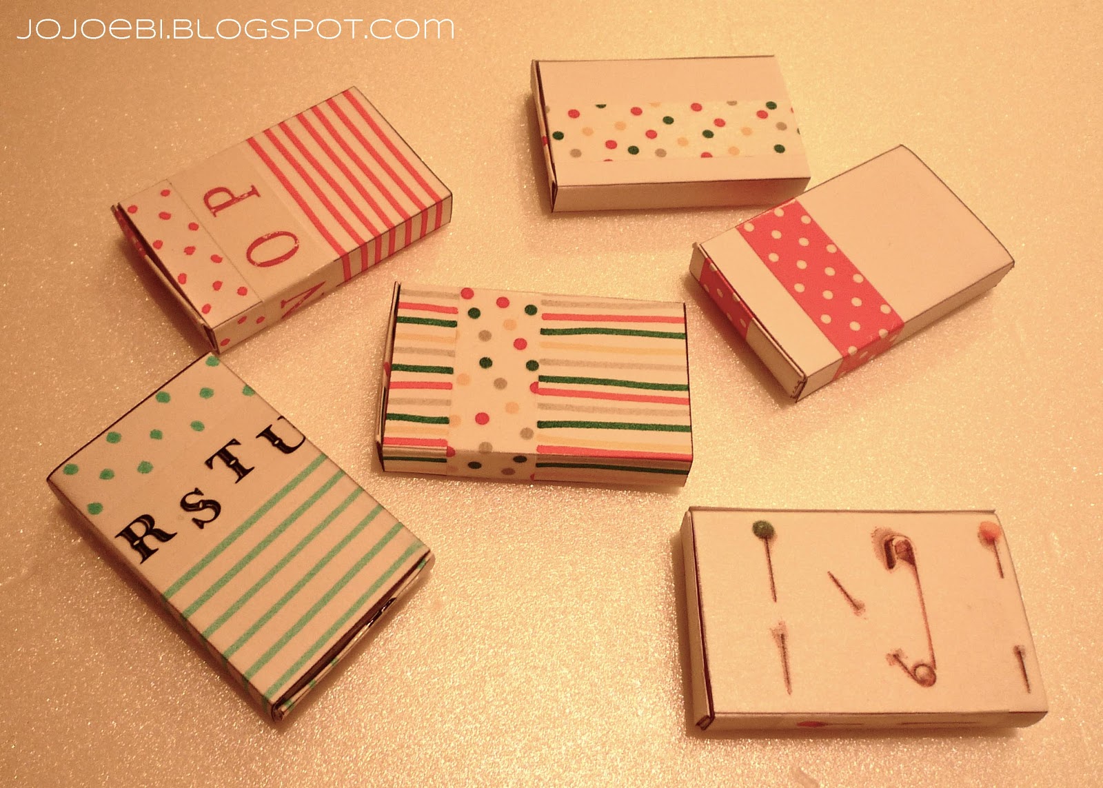jojoebi designs: mini books in boxes...
