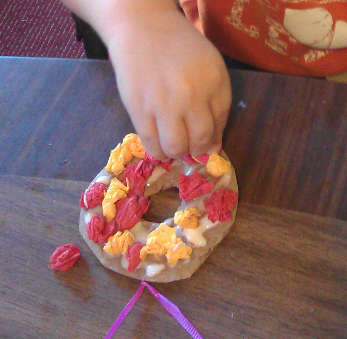 Preschool Fall Wreath Craft | Preschool Powol Packets