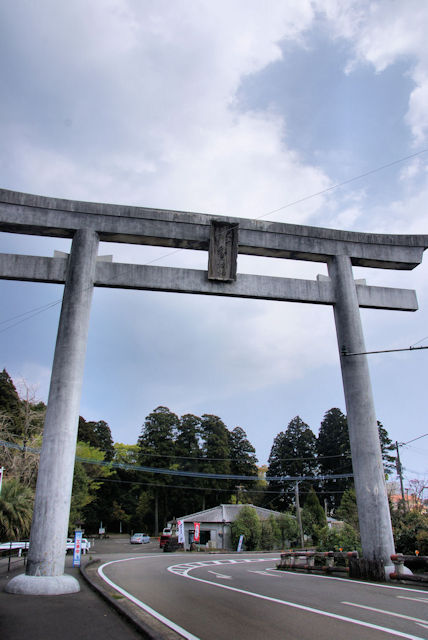 More glimpses of unfamiliar Japan: Hyuga Ichinomiya Tsuno Shrine
