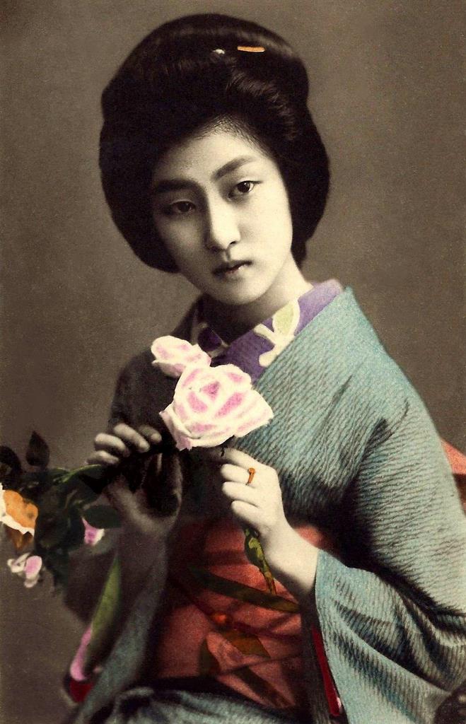Beautiful Portraits of a Popular Tokyo Geisha From 100 Years Ago ...