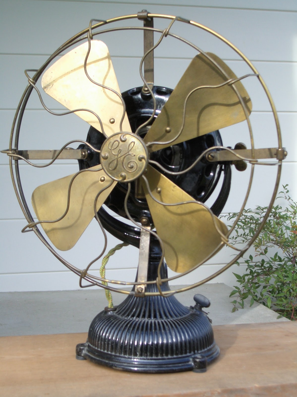 Early Electric Fans (Be sure to check the ARCHIVE on sidebar at right ...