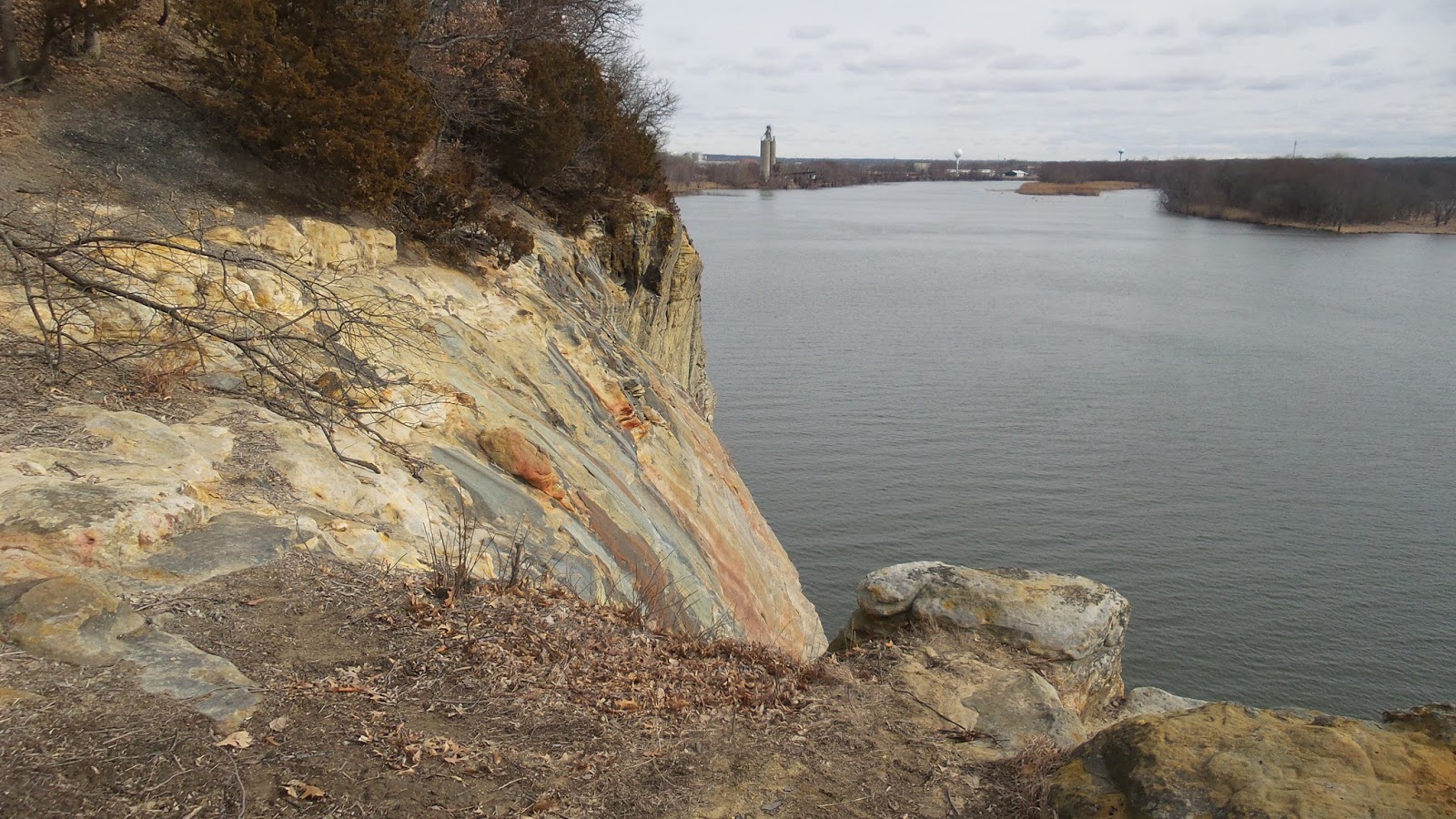 Hike Starved Rock: Buffalo Rock State Park 02-25-2016