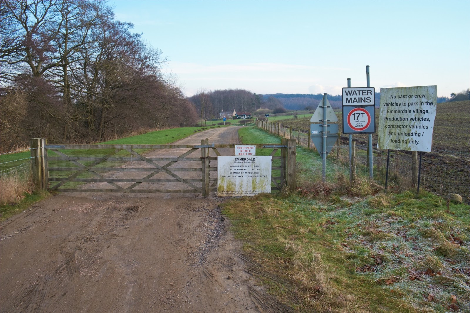 A walk in the countryside: Leg 1 - Golden Acre Park to Lofthouse Gates ...
