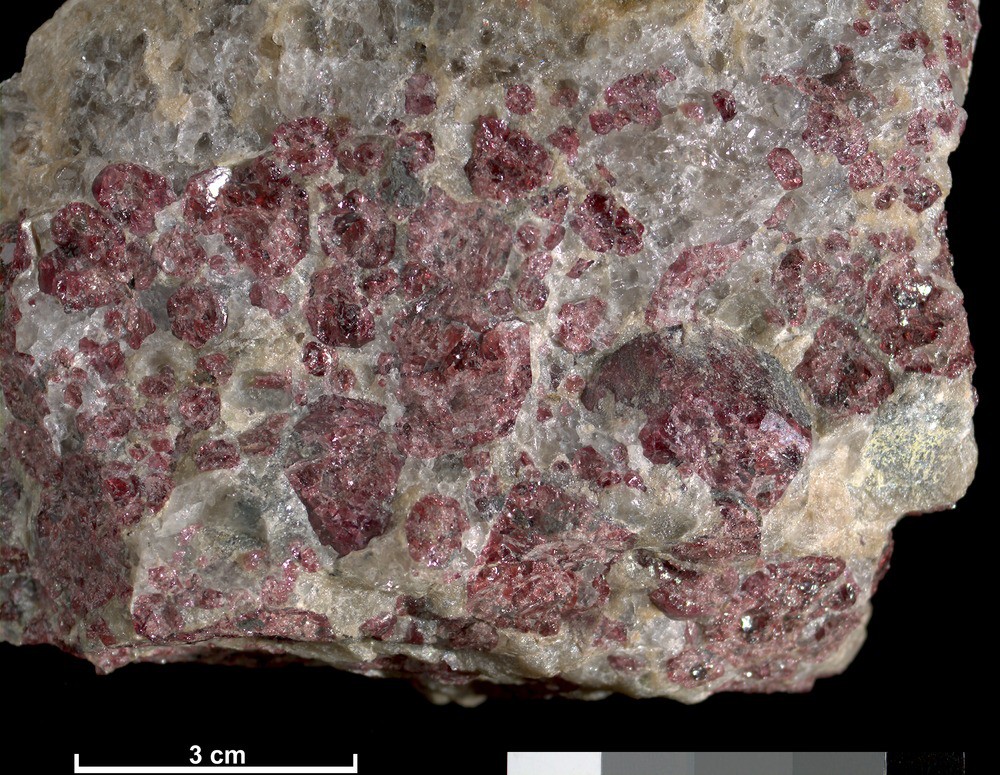 BGS Geoheritage – images from the collections: Garnets from the BGS ...