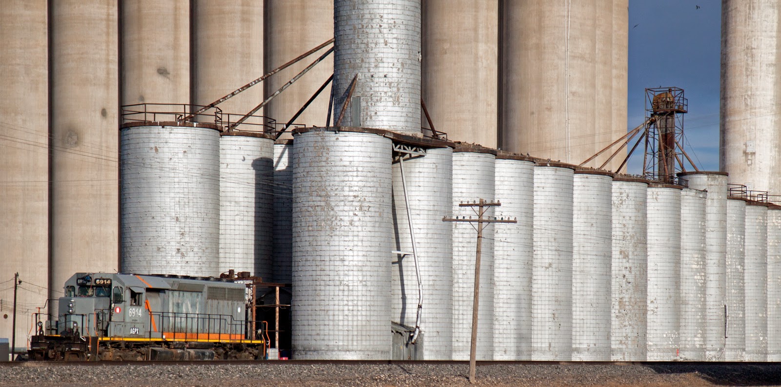 Riley Switch: AGPX 6914 (former CN), Lariat, Texas