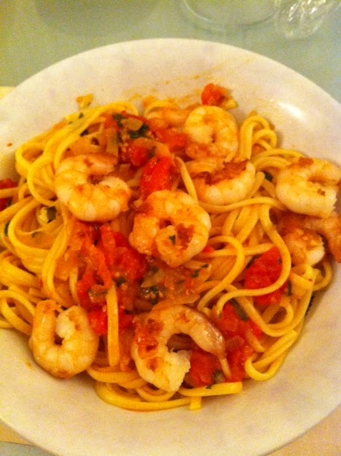 Eat Healthy But Tasty: Cherry Tomatoes & King Prawn Pasta