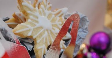 Snowflake Lemon Shortbread | simply.food