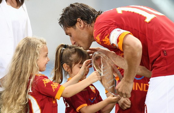 Francesco Totti to depart Roma for MLS? | inside World Soccer