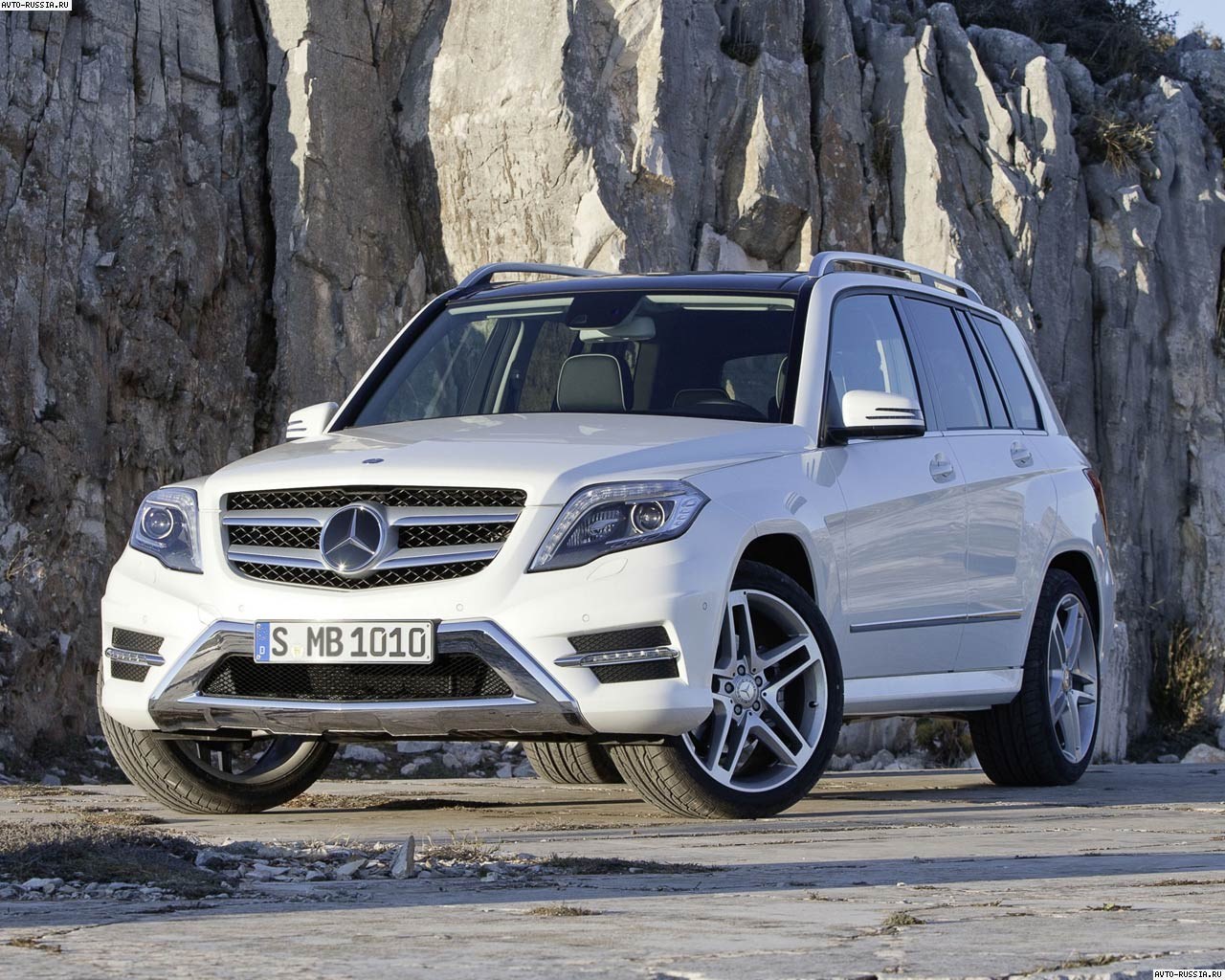 2015 Mercedes GLG-Class 1024 x 768 Wallpaper | AutoMotorss