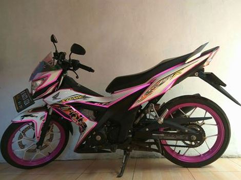 10 modifikasi motor honda sonic 150 r bergaya Road race keren